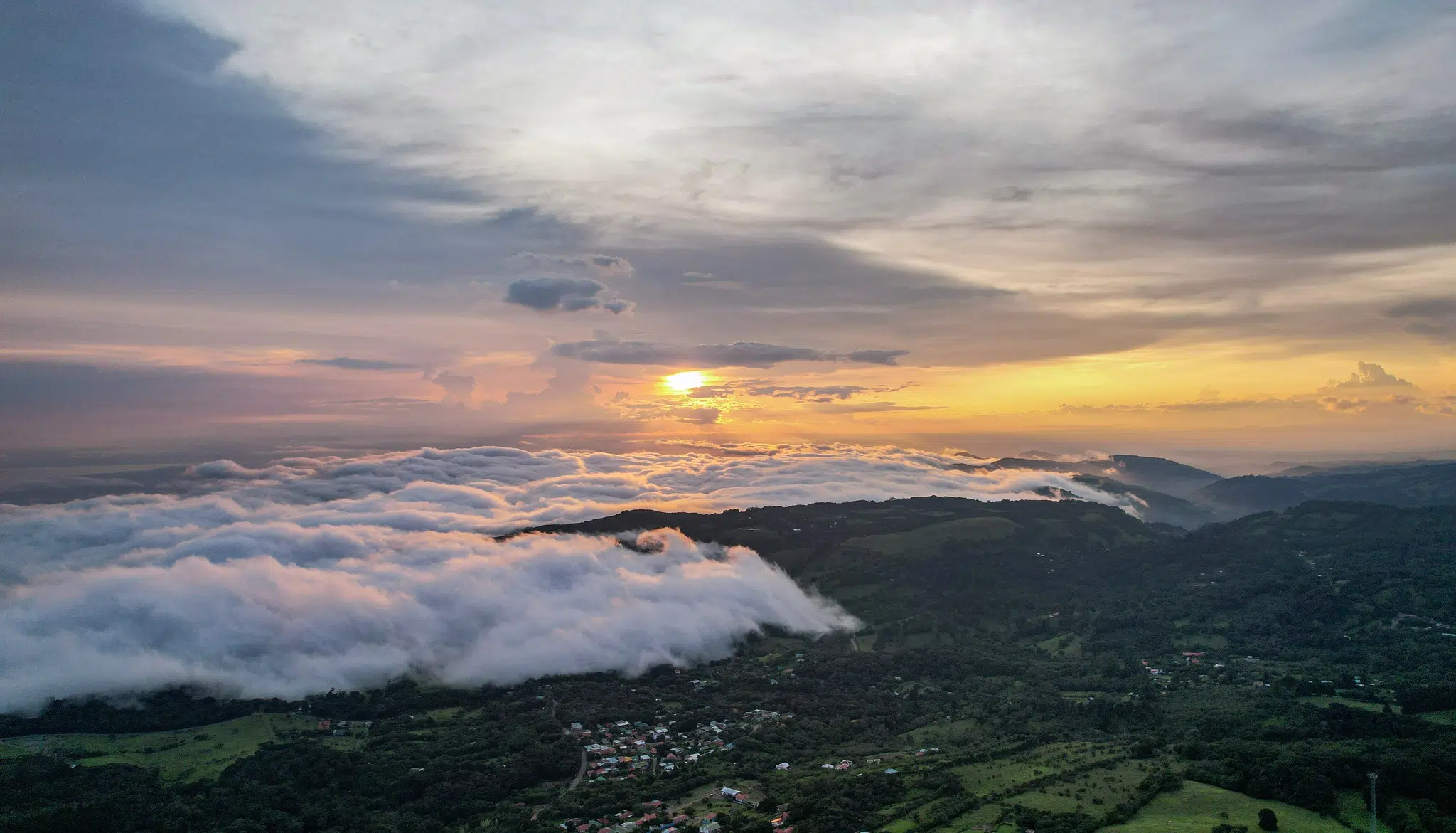 What is the History of Monteverde and the Quakers?